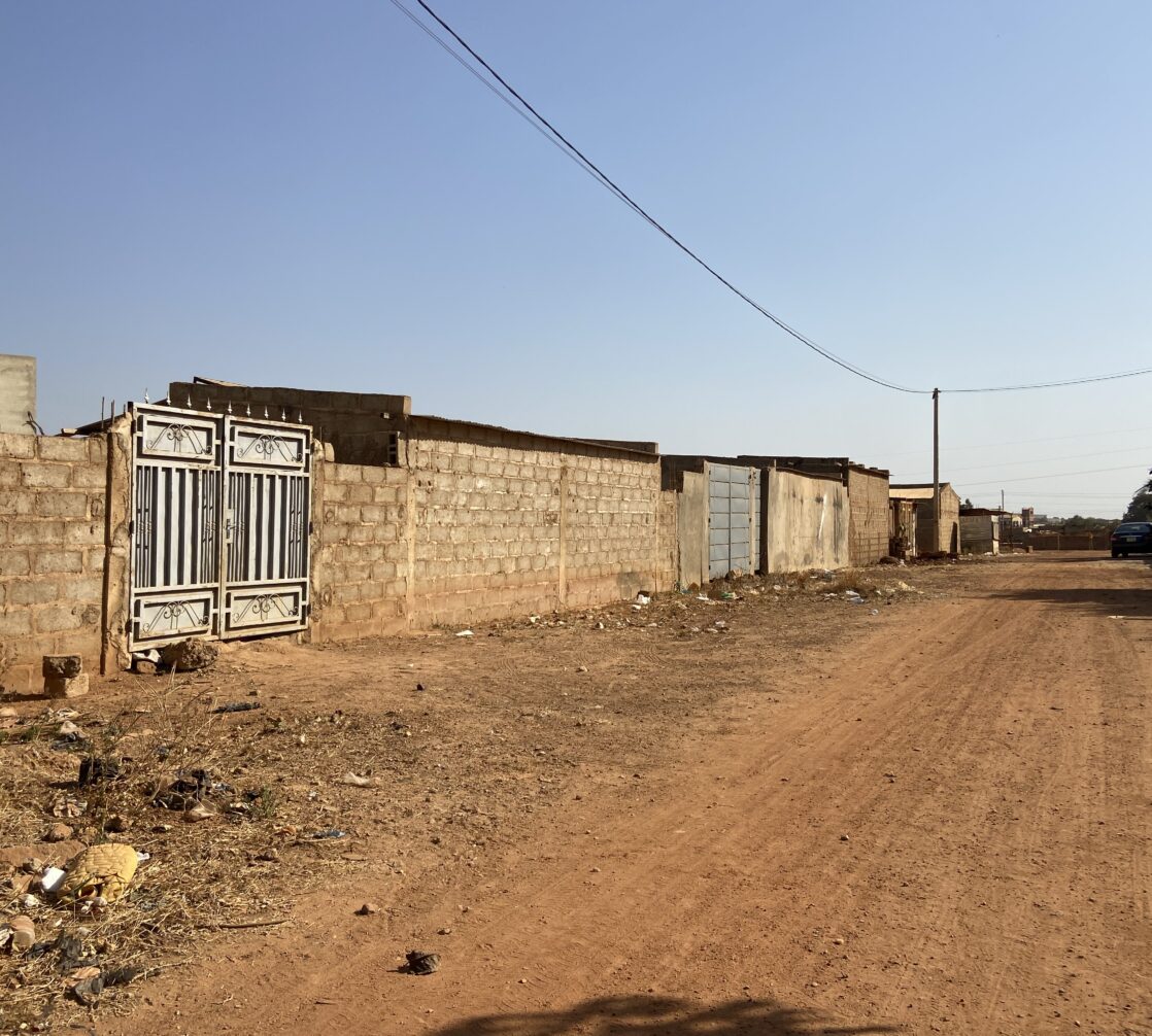 Terrain nu clôturé de 300 m2 à vendre à Ouaga 2000 | ImmoLink